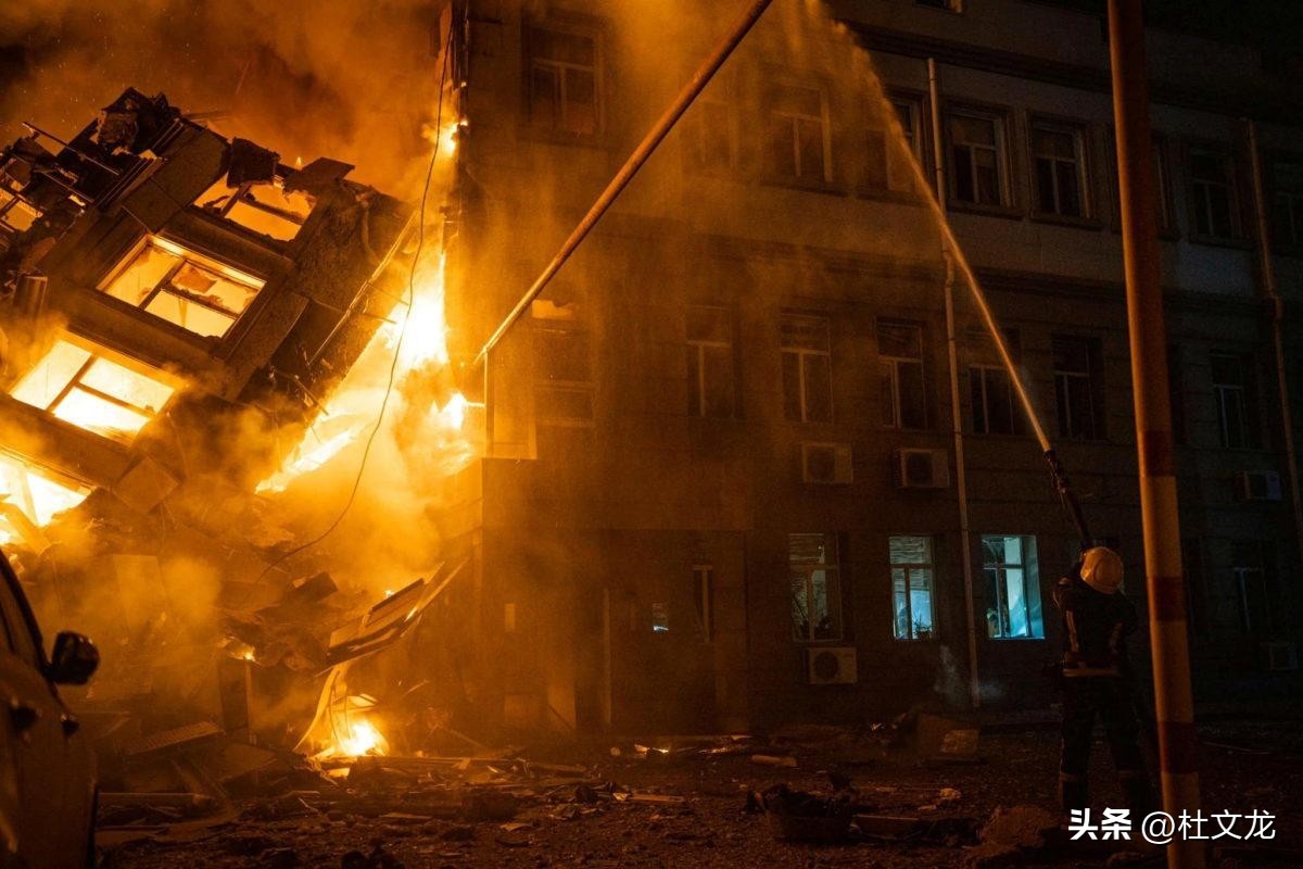 The famous reporter broke the news again, the United States was deeply ...