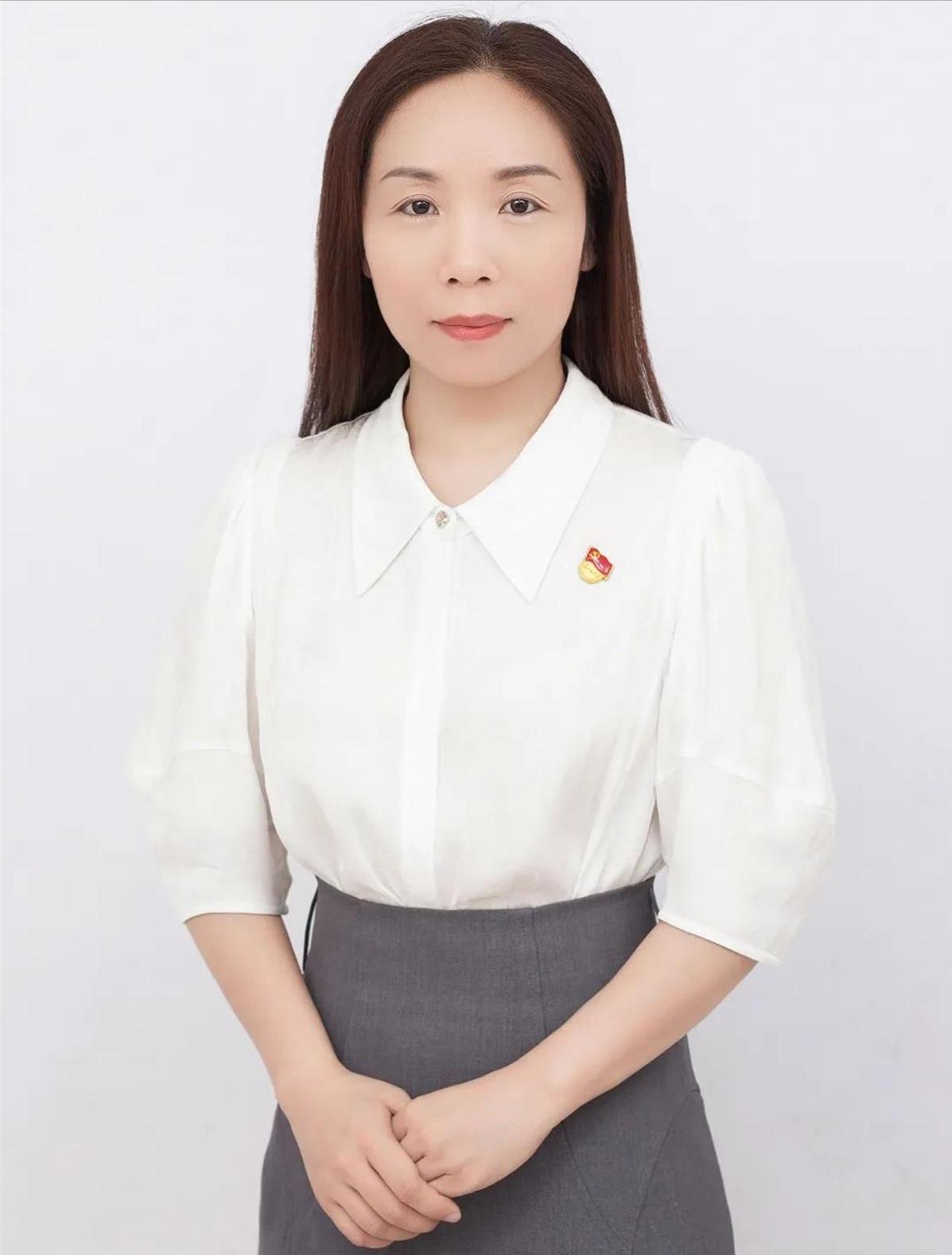 Regret missing her daughter's coming-of-age ceremony, Liu Hongying ...