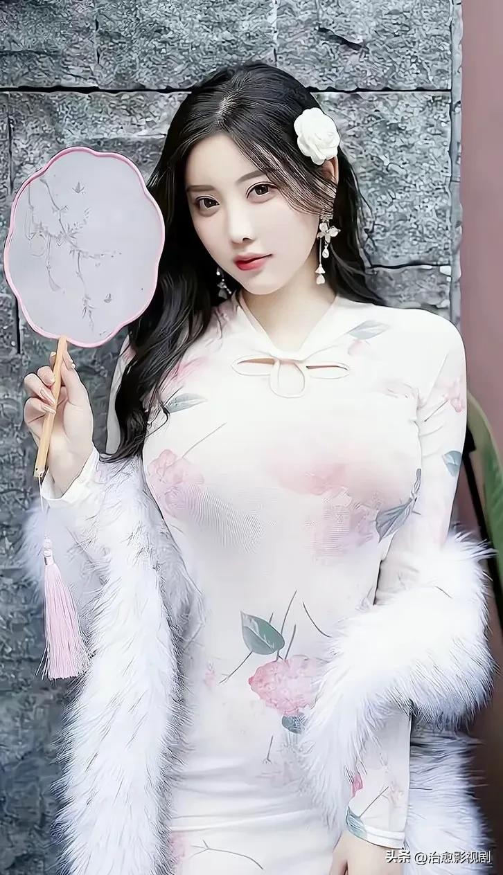 Yang Chenchen: Sexy model with slender legs - iMedia