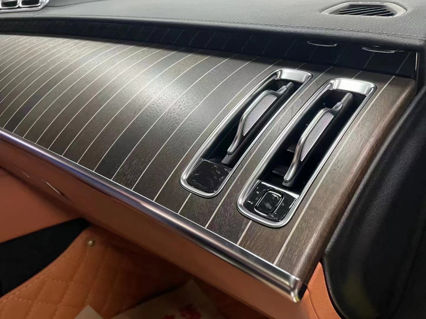 22 Maybach S480 interior upgrades walnut S680 with the same interior wood trim effect sharing ...