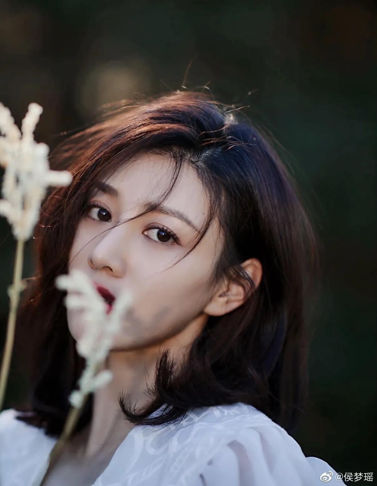 Hou Mengyao's beautiful picture - iNEWS