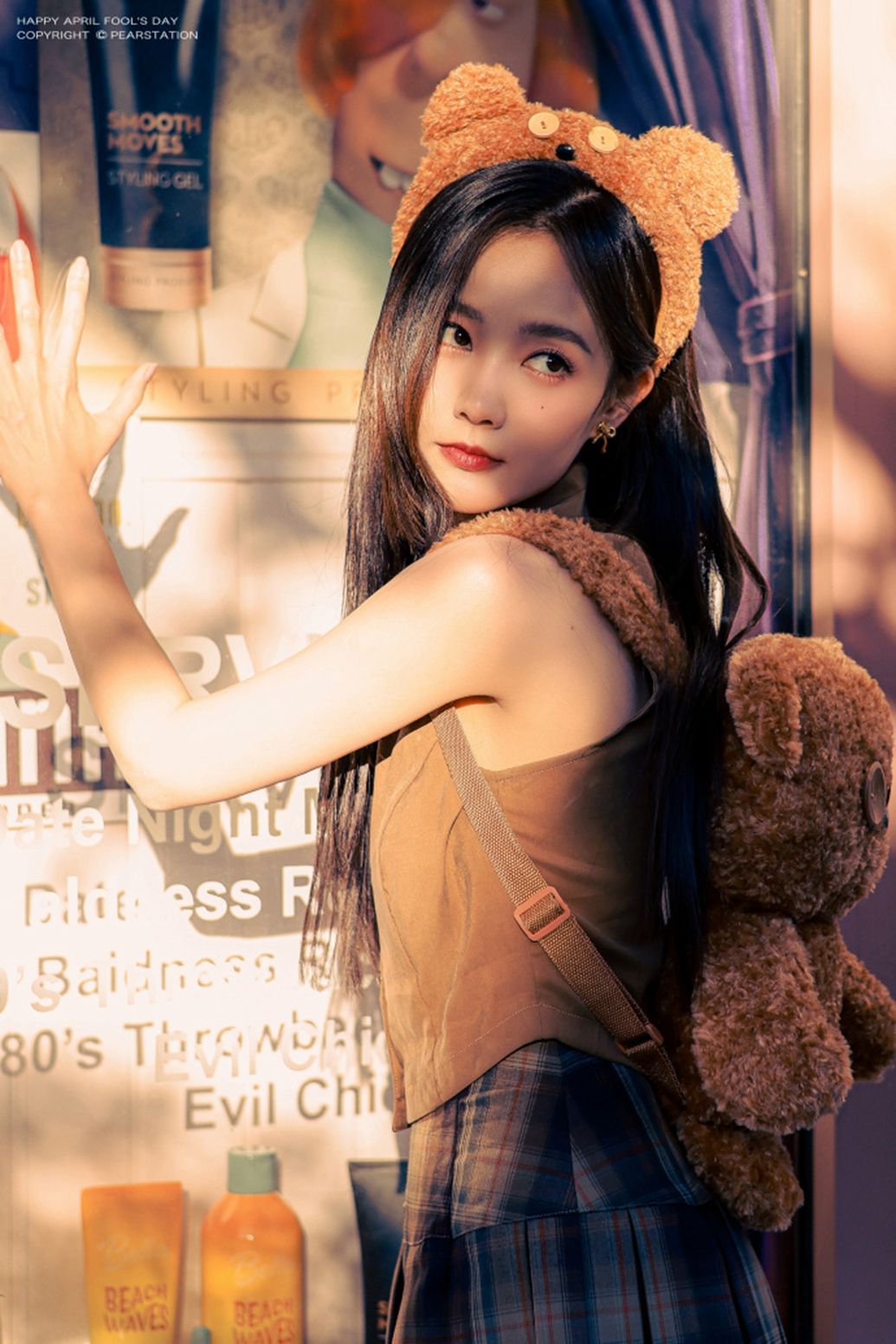 Li Yitong pleated skirt cute and lively photo - iMedia