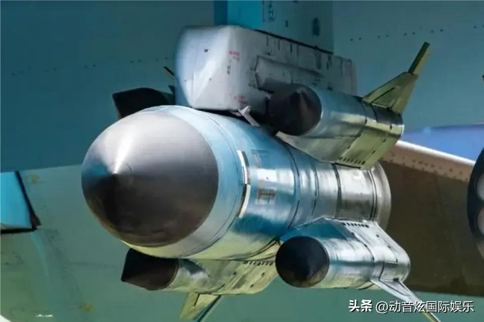 When the Russian army initially attacked the Ukrainian army, it used ...