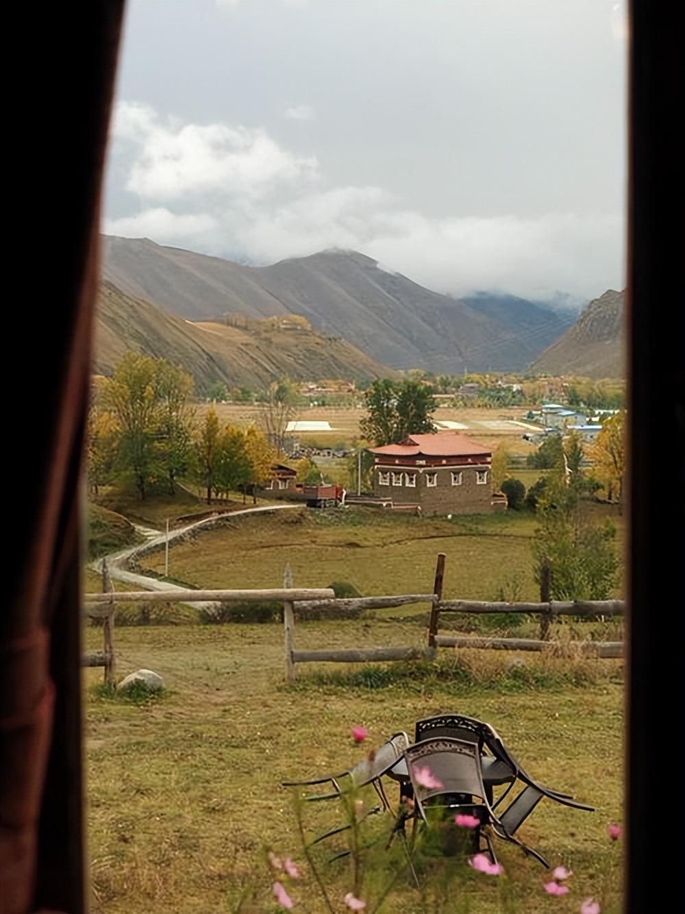 Taking a bus from Fuzhou to Dalian, the rural scene outside the window ...