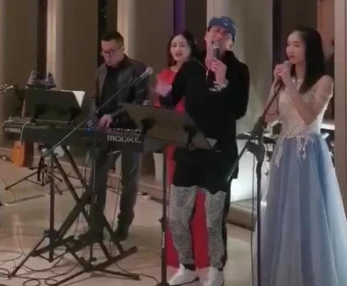 Alan Tam and Eric Tsang attended the birthday party of a wealthy woman ...