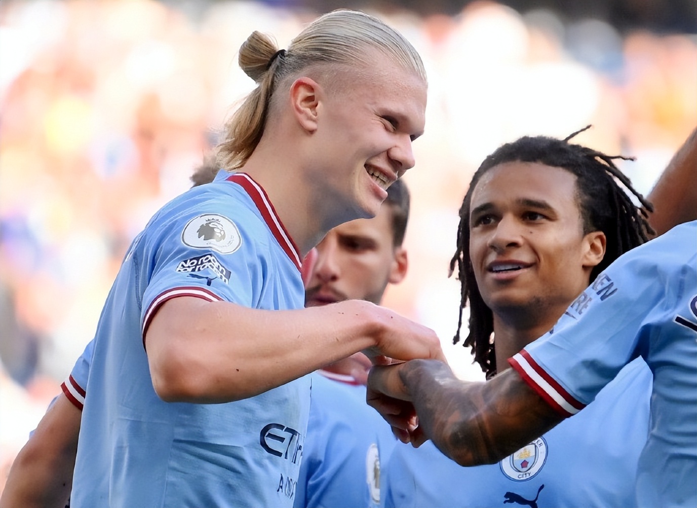 4-0 to the top!The defending Premier League champion is too strong, a ...