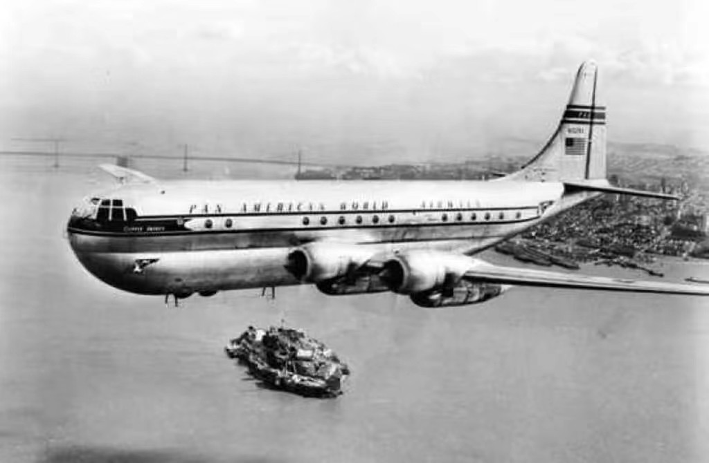 Flight 914 disappeared suddenly in 1955 and reappeared 35 years later ...