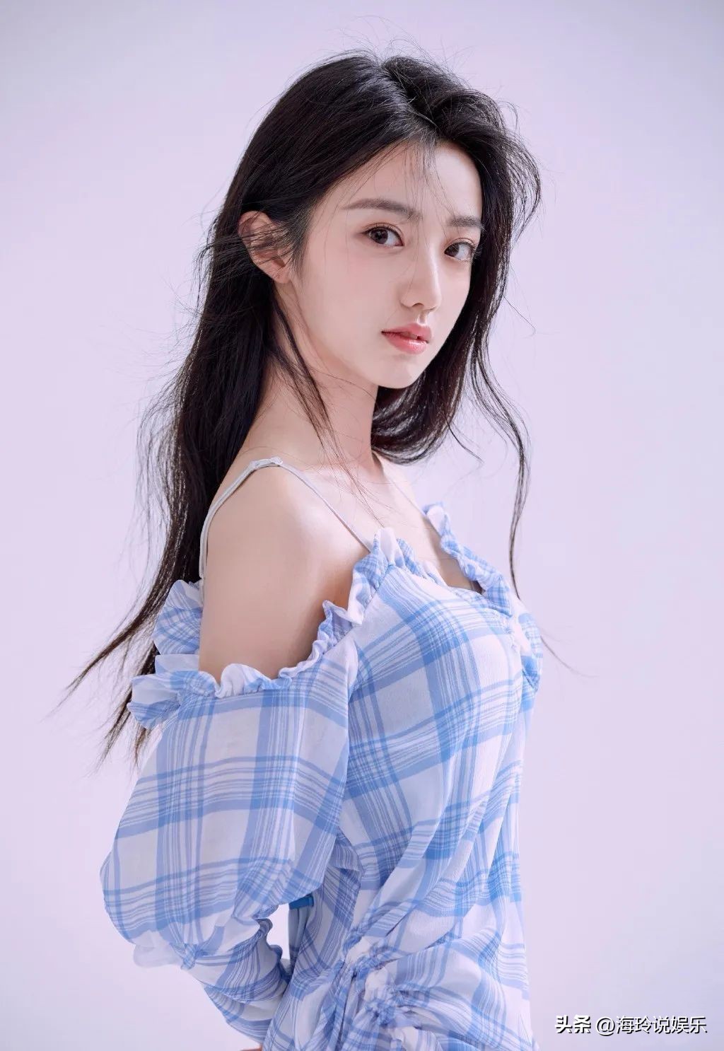 Huang Yi, the sweet-looking school flower of the school plays the role ...