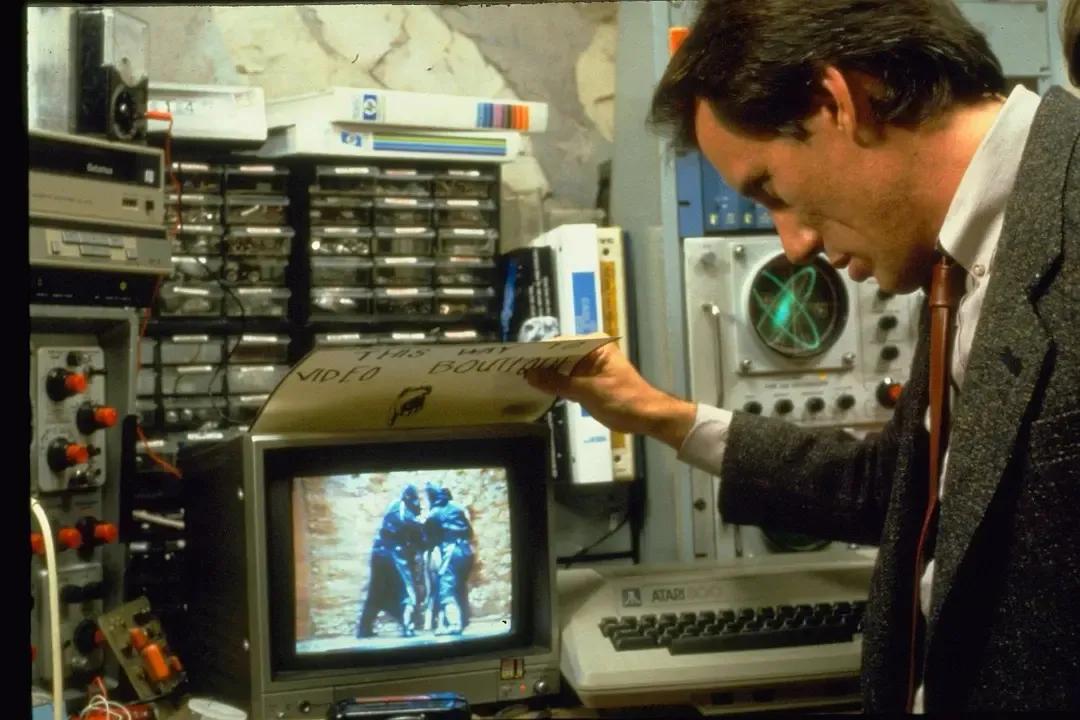 De-spectacled Cronenberg-style film narrative - iNEWS