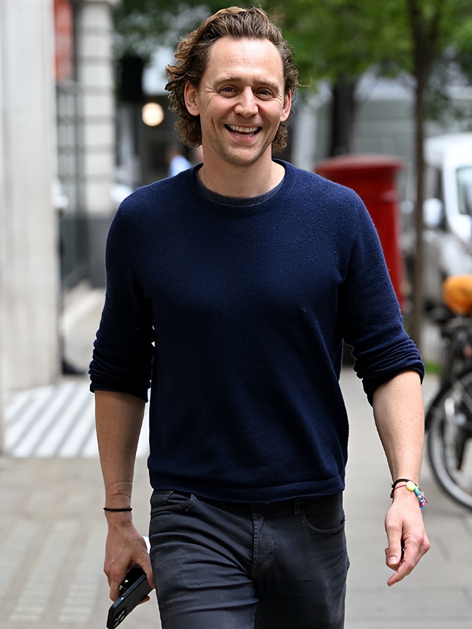 Girlfriend declares possessiveness in high profile - iNEWS