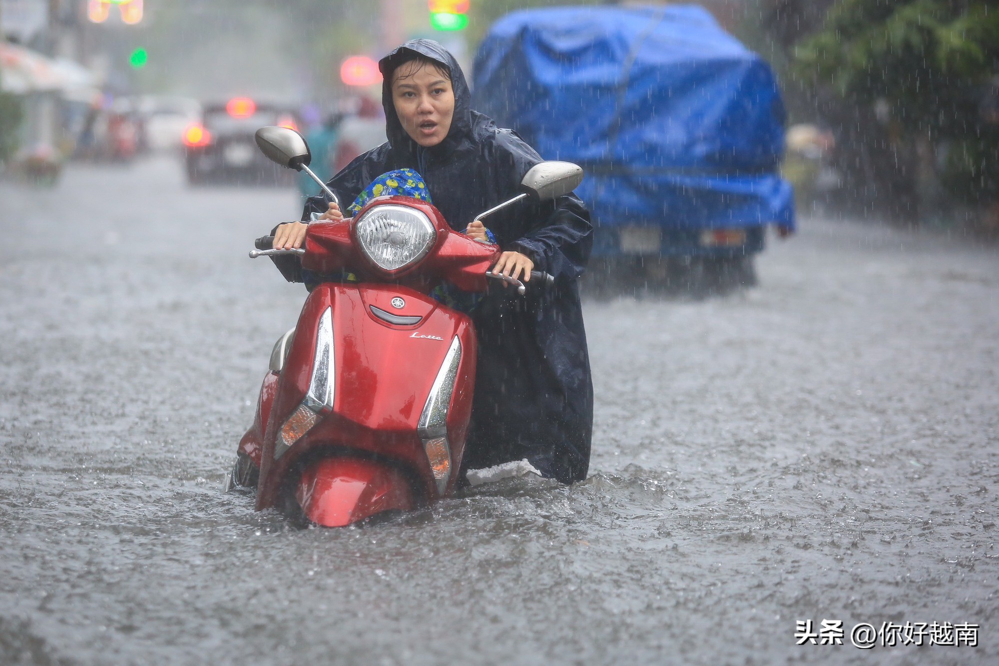 Heavy rain in Ho Chi Minh, Vietnam this afternoon, large areas of the ...