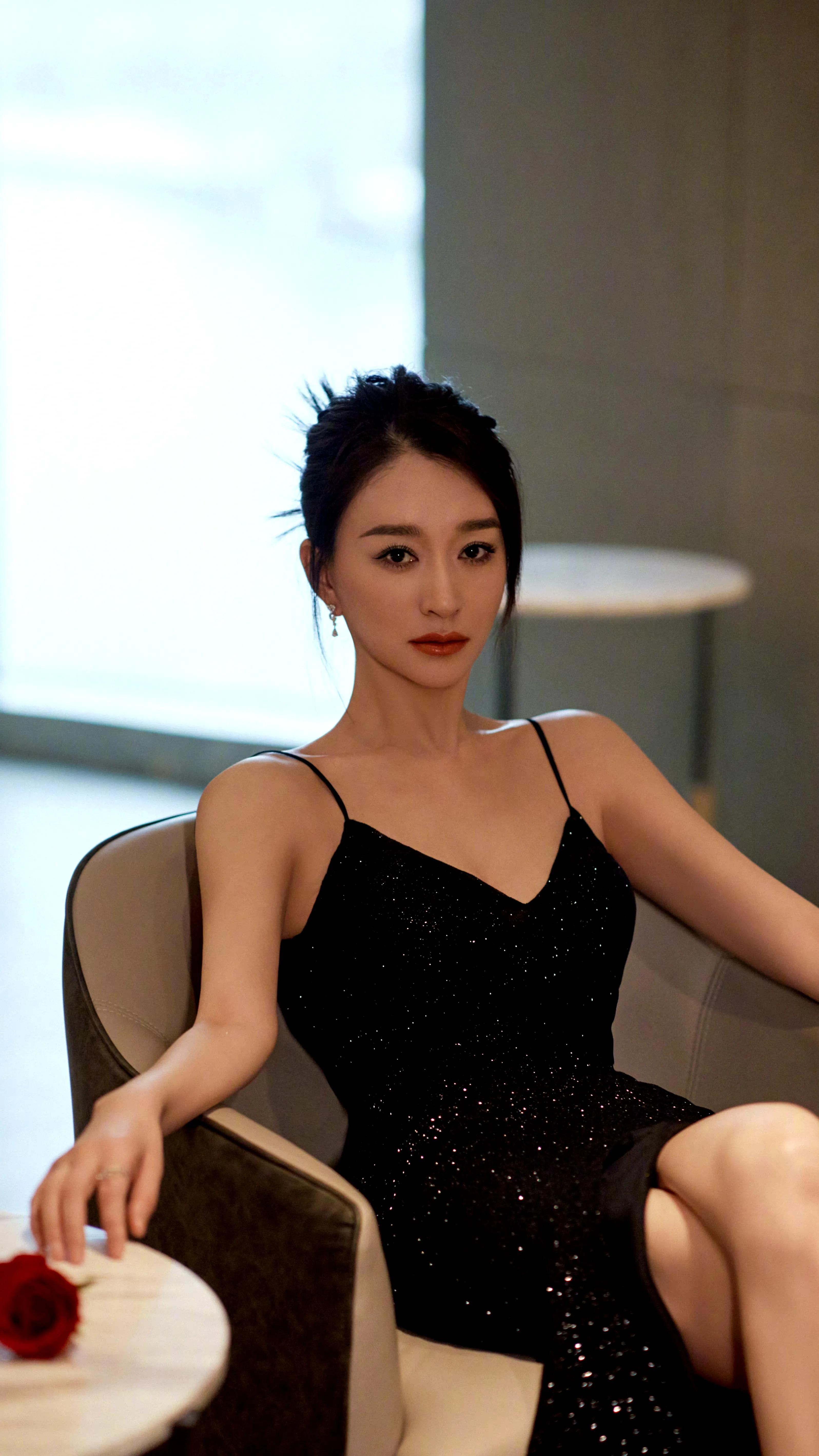 Li Xiaoran's exquisite atlas elegant and charming on May 04, 2023 - iMedia