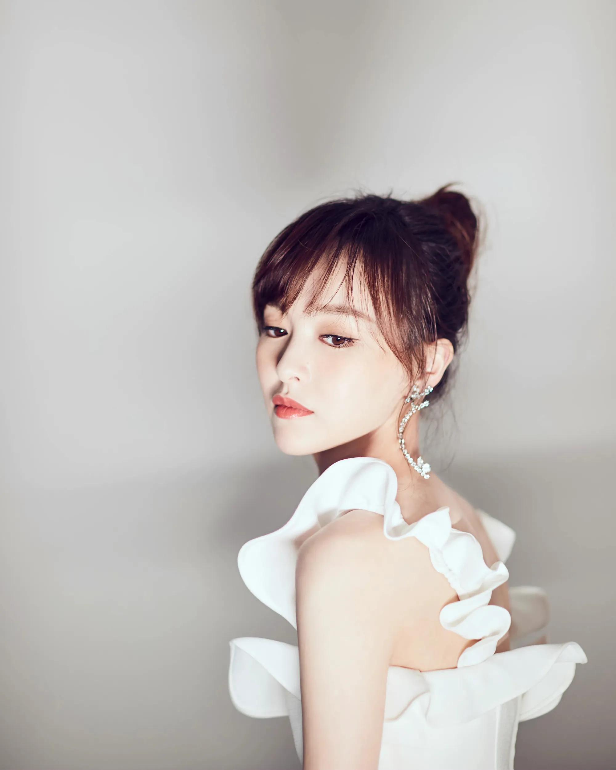 Beautiful pictures of Tang Yan - iNEWS