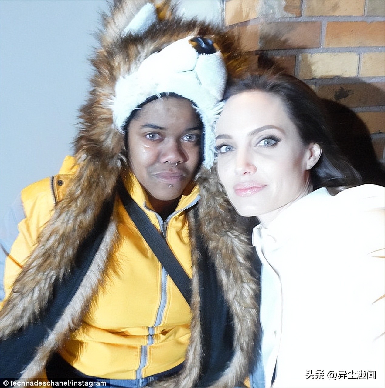 She is the most beautiful angel in Hollywood, Jolie crosses the crowd ...