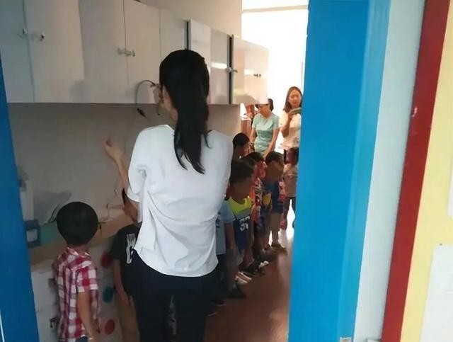 Beautiful journalist Xu Xiaomei was executed. She was paralyzed before her execution and cried ...