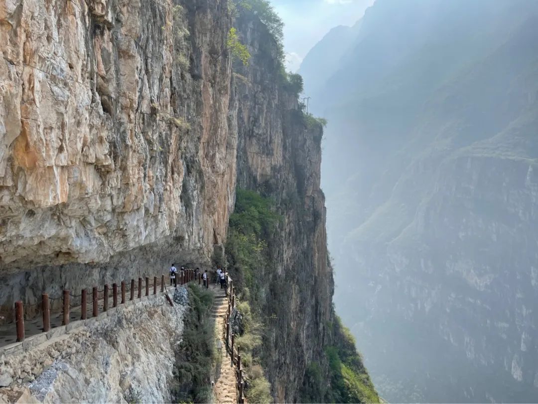 Exploring the Yi Villages on the Cliffs of the Dadu River Canyon - iMedia