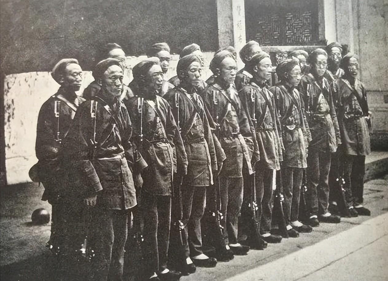 Don't be fooled by TV dramas, this is the real image of soldiers in the ...