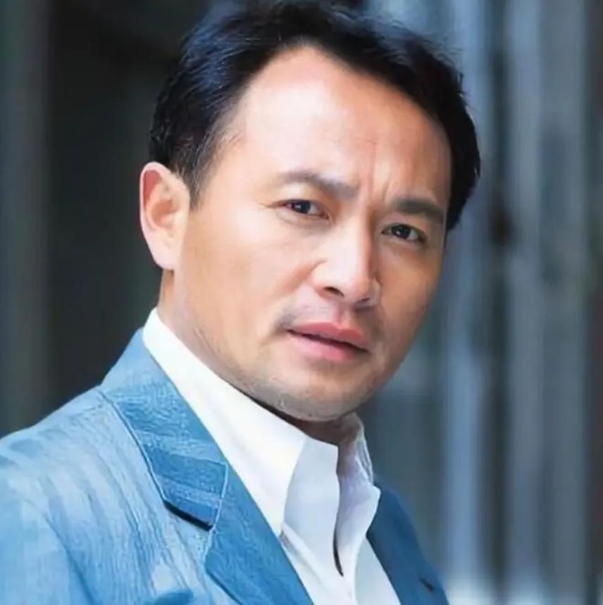 Famous actor Ding Zhicheng: Taking care of the disabled for half his ...