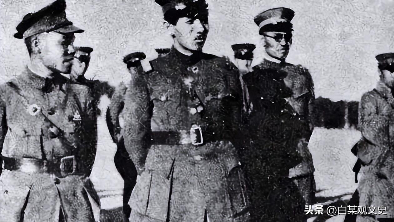 After Chiang Kai-shek was imprisoned, he gasped when he saw Zhou Enlai ...