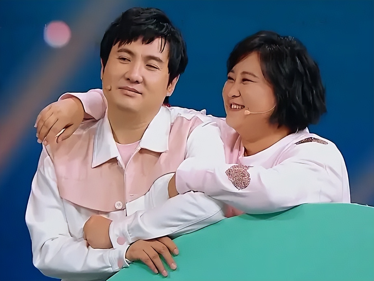 They are both Shen Teng's partners. Looking at Ma Li and Jia Ling ...