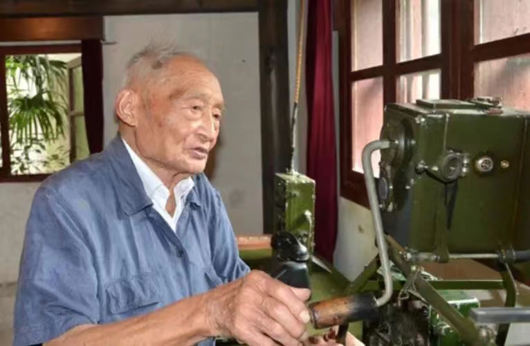 The last three military spies in the mainland, after 64 years of ...