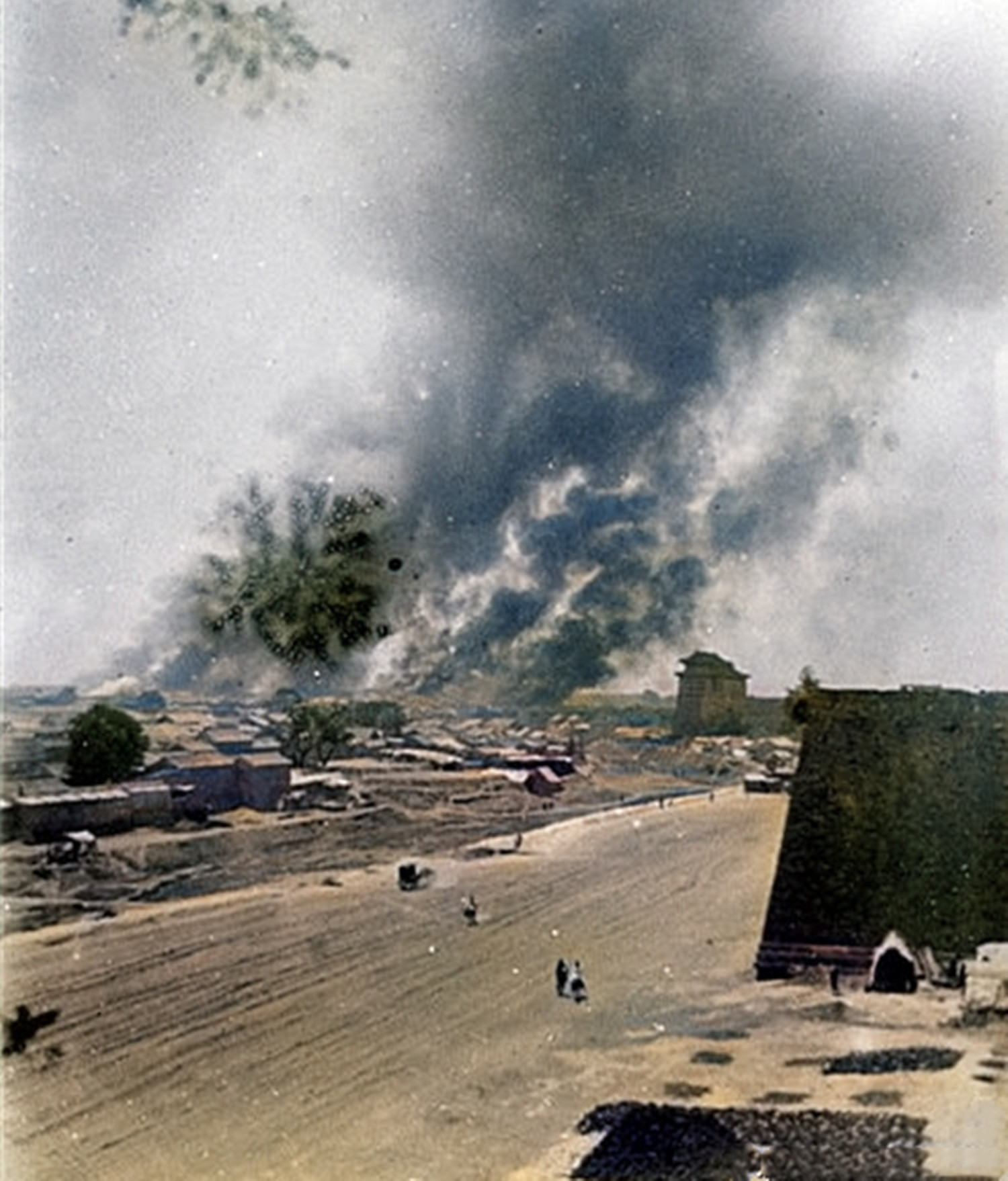 In Beijing in 1900, the Eight-Power Allied Forces ravaged the imperial ...