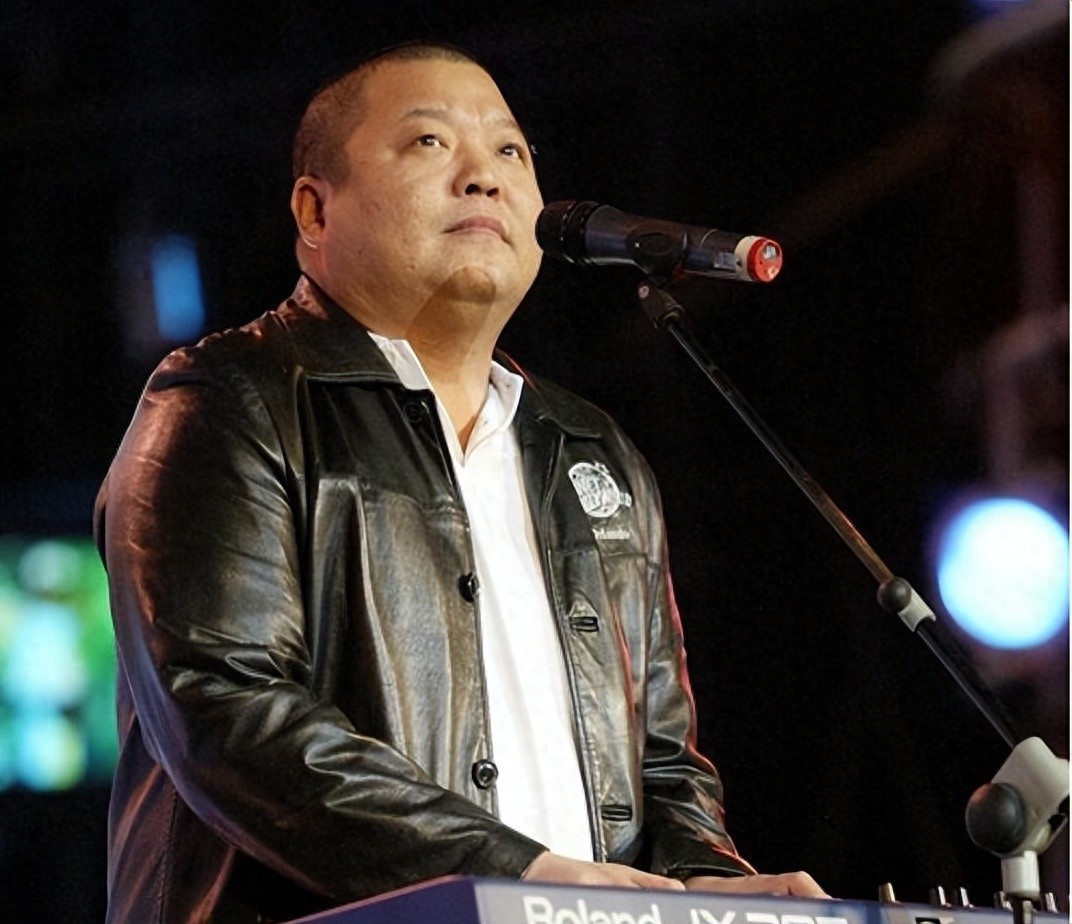 Zang Tianshuo couldn't swallow this breath after he smashed up Na Ying's concert and was beaten ...