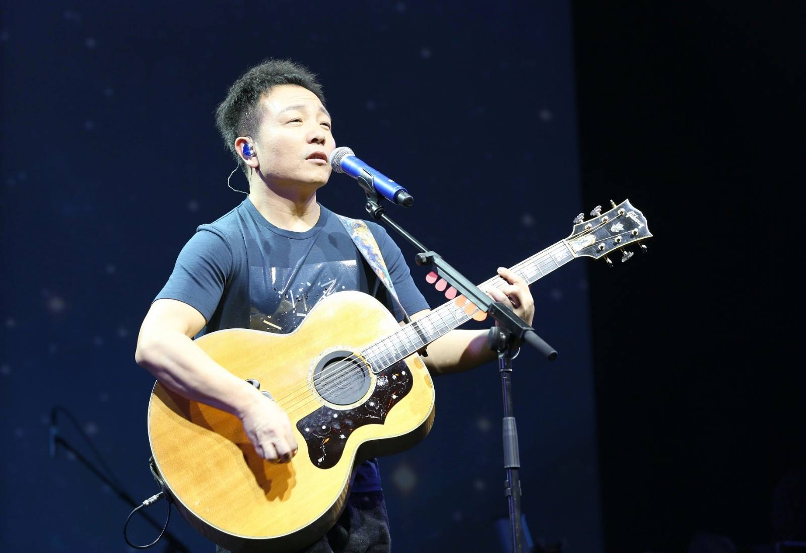 Xu Wei: His first love, his wife and parents helped him overcome ...