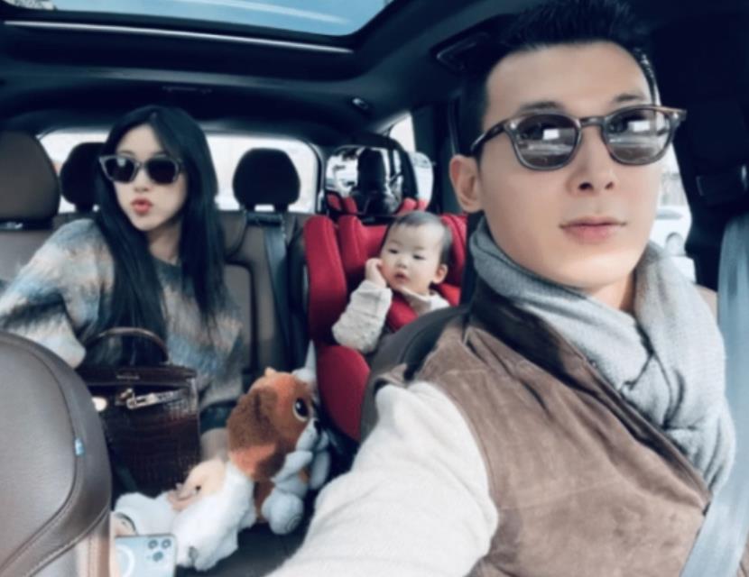 It's so eye-catching!Zhu Zhu posted a family portrait after a long ...