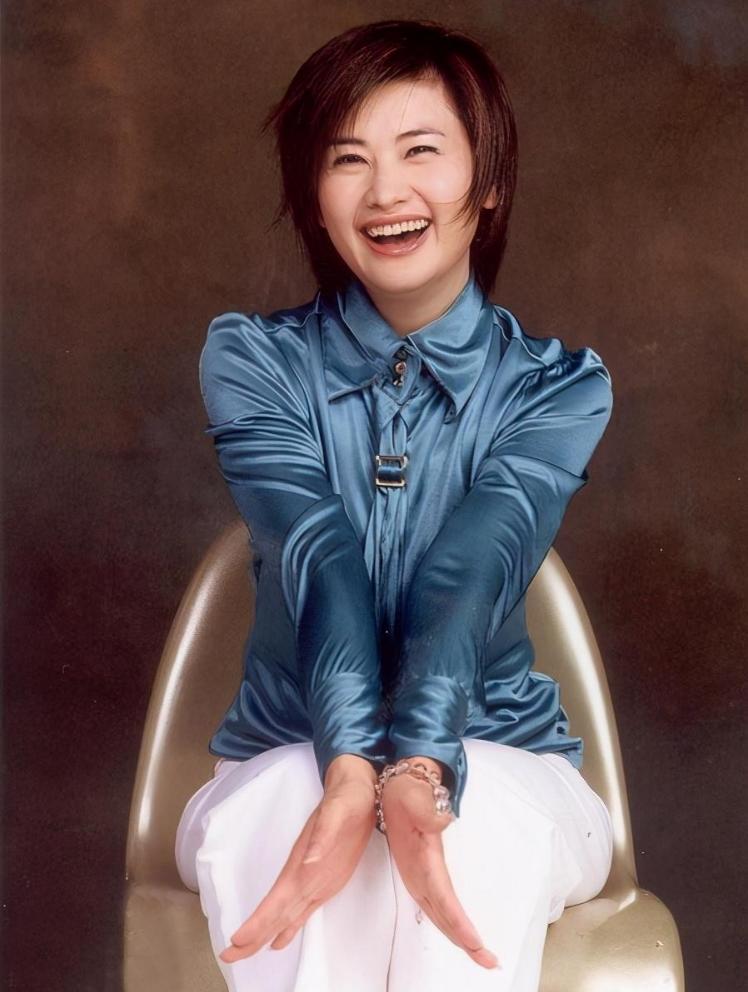 Host Wu Xiaoli: Married to a husband who is 25 years older, and was proposed three times before ...