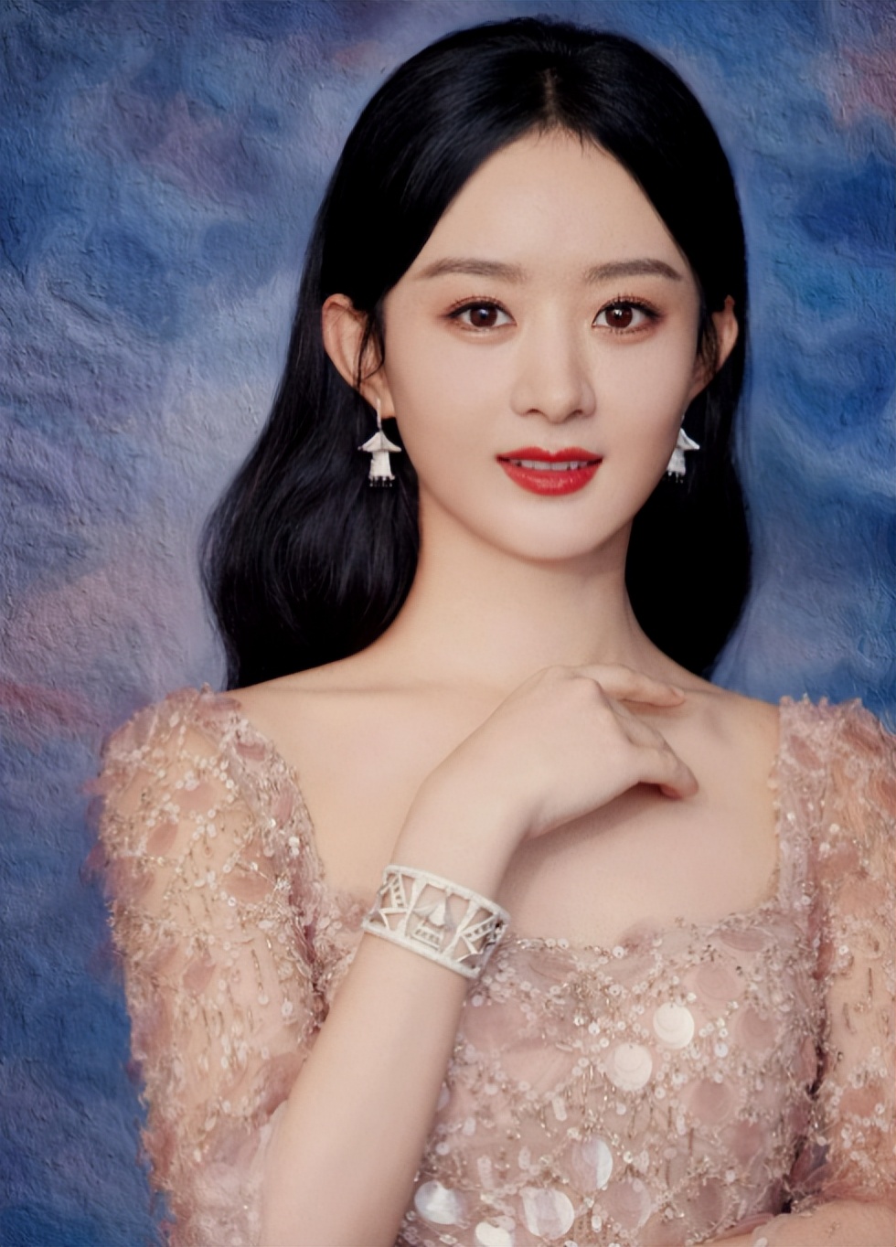 "Counterattack comeback" Zhao Liying, Harper's Bazaar sits firmly in ...