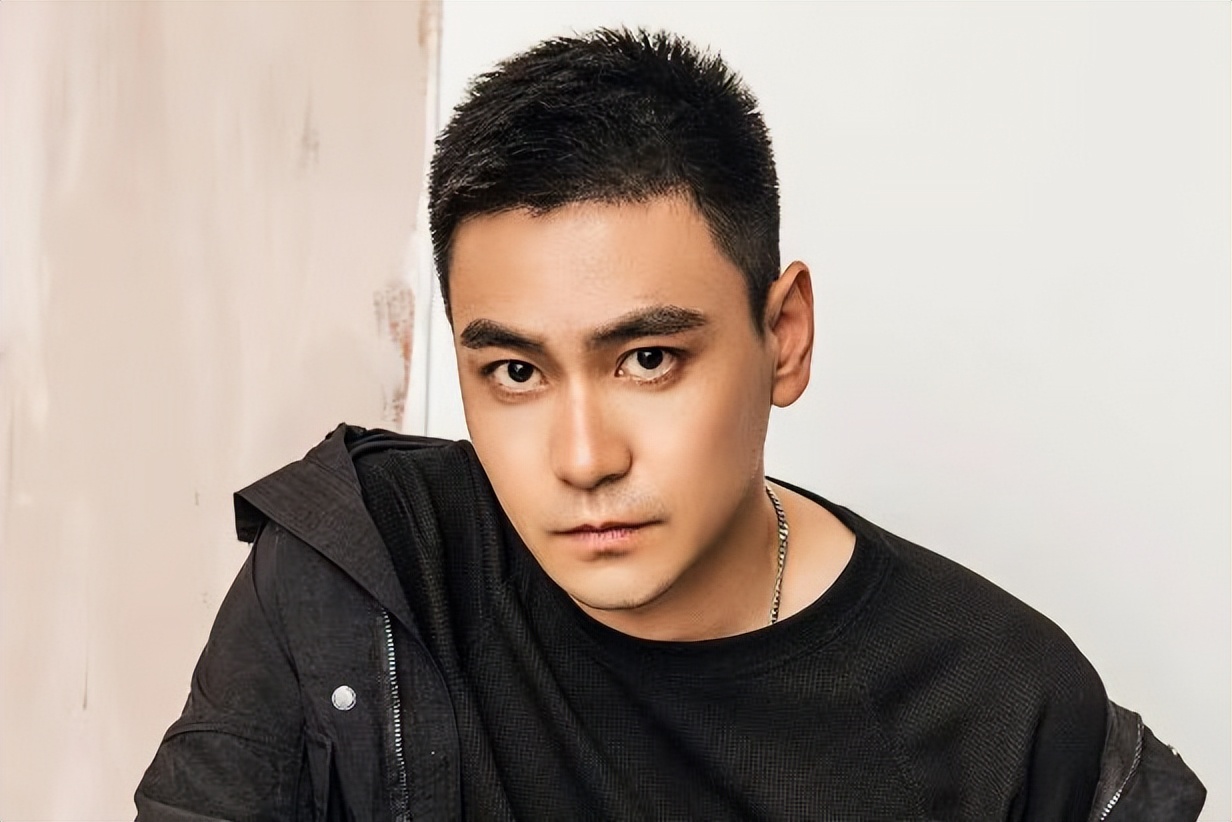 Actor Li Fei helped his mother sell fish for more than a year, and was ...