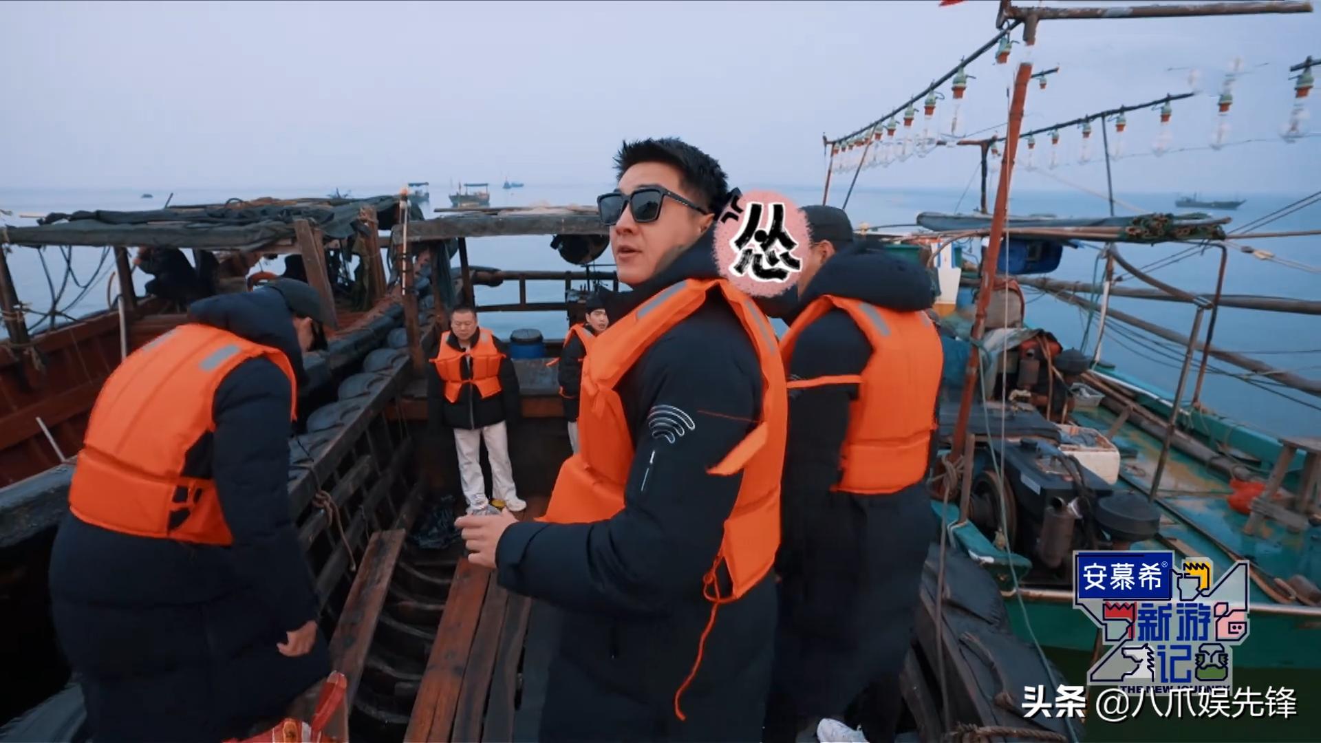 Nearly halfway through the broadcast of "New Travel Notes", Yan Min ...