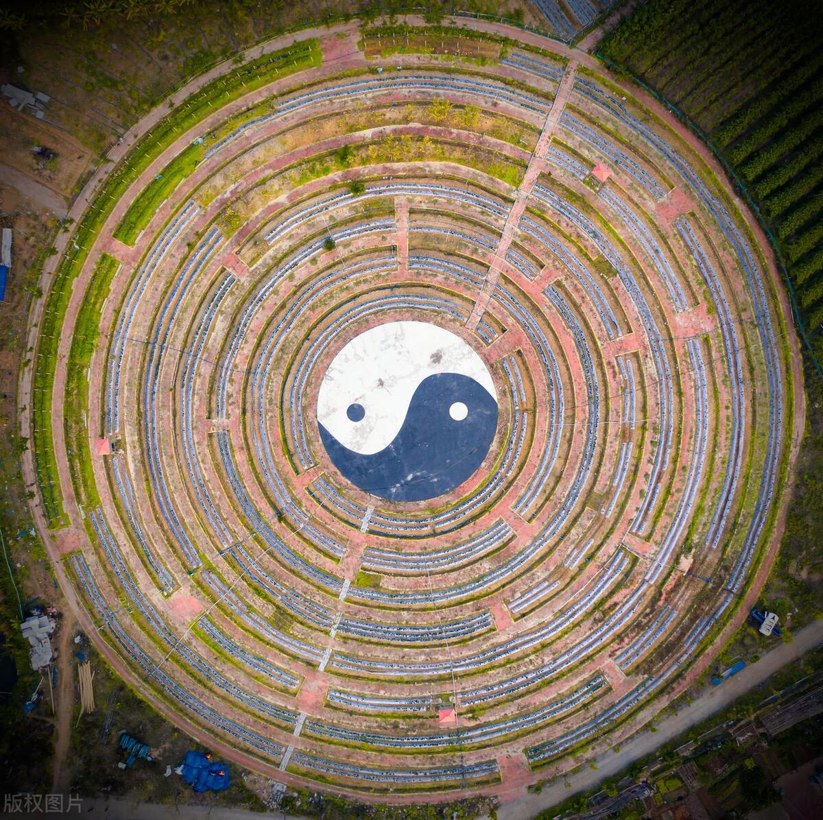 Solve the mystery of the universe: the light of wisdom of Taiji diagram ...