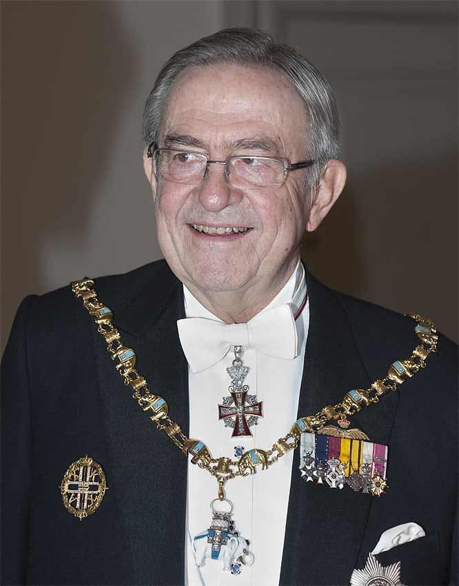 Constantine, the last king of Greece, dies! - iMedia