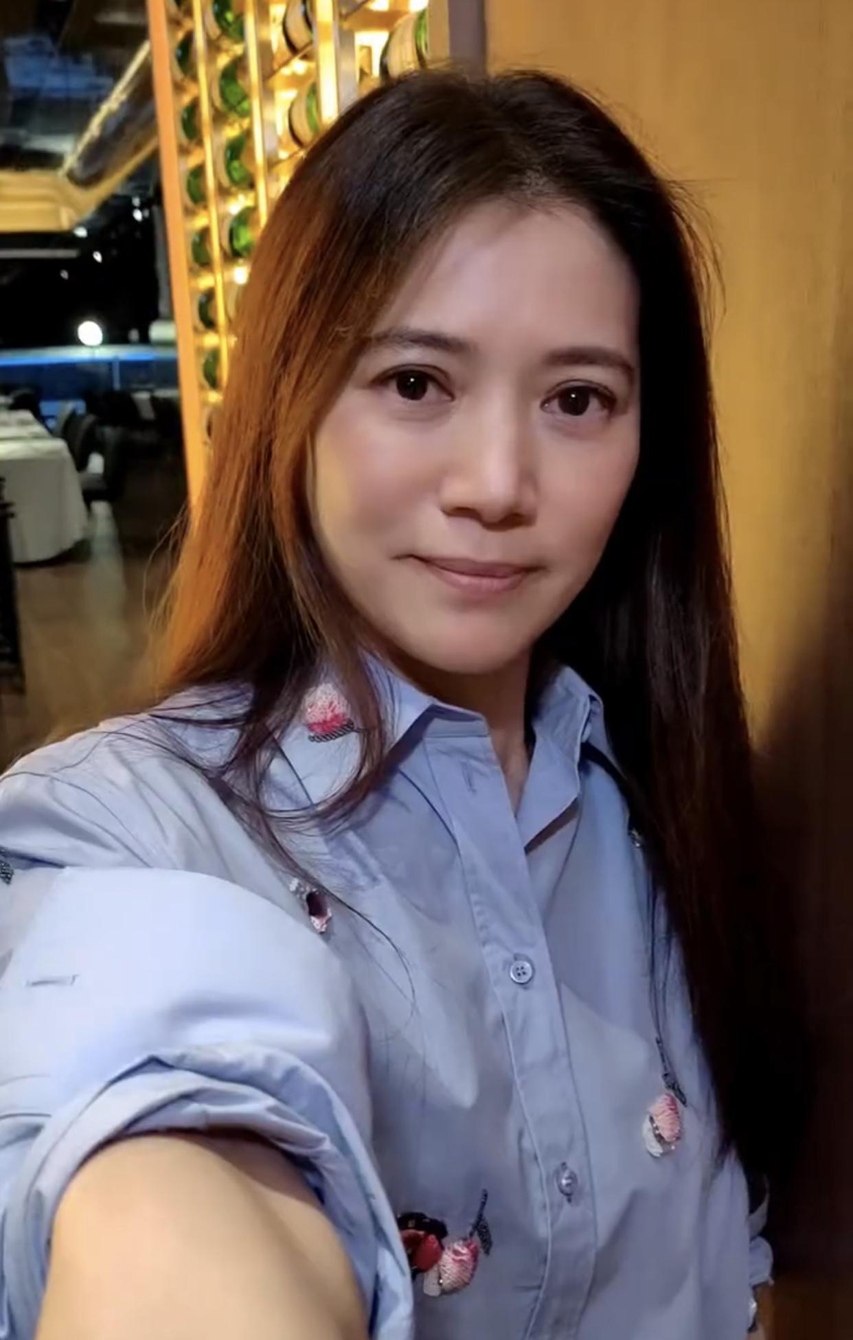 Chow Yun hugged and shy Anita Yuan did not let go, she was rejected when she asked for a kiss ...