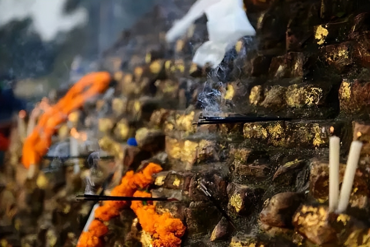 When we came to the Buddha's Davi in India, we come from different ...