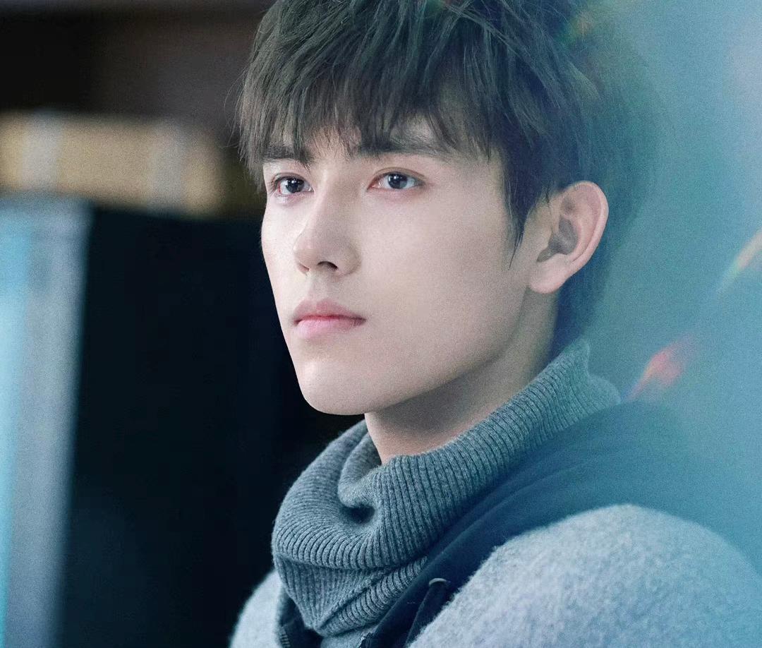 She calls Aunt Zhou Xun, calls Chen Kun her father, Zhang Jingyi's ...