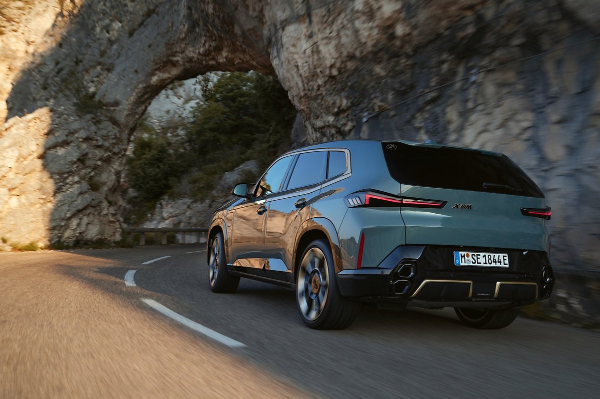BMW Unveils New Ultra-High-Performance SAV Model XM - iNEWS