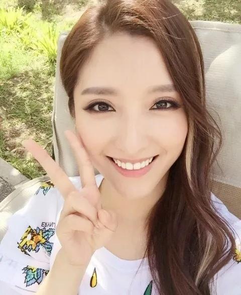 Pan Chen is as elegant and fresh as a fairy, and the goddess without ...