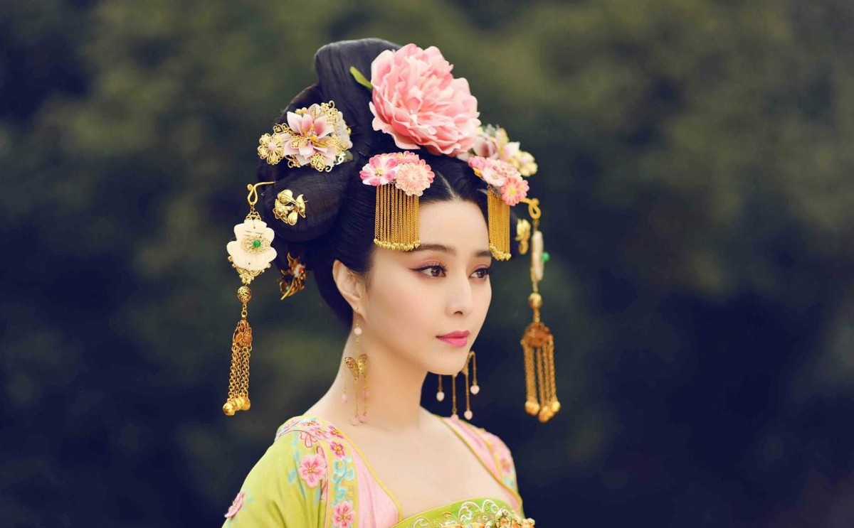She married "Two Emperors" and gave birth to "Two Emperors", but she ...