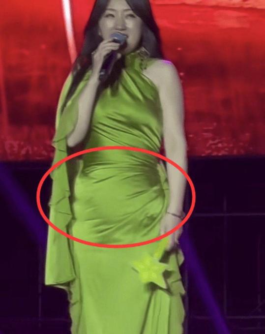 Yang Yuying's big belly saves middle-aged women from body anxiety! - iNEWS