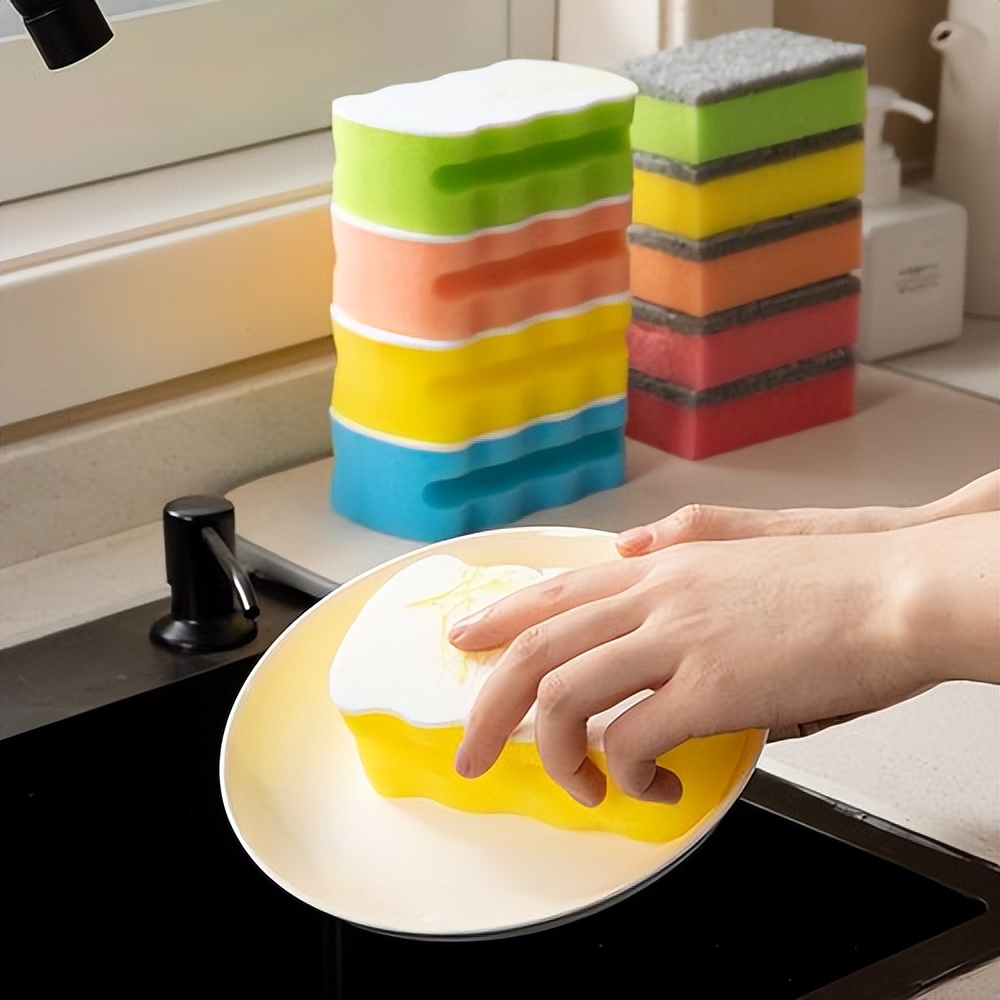 It's a pity that the sponge is only used to wash dishes, but there are ...