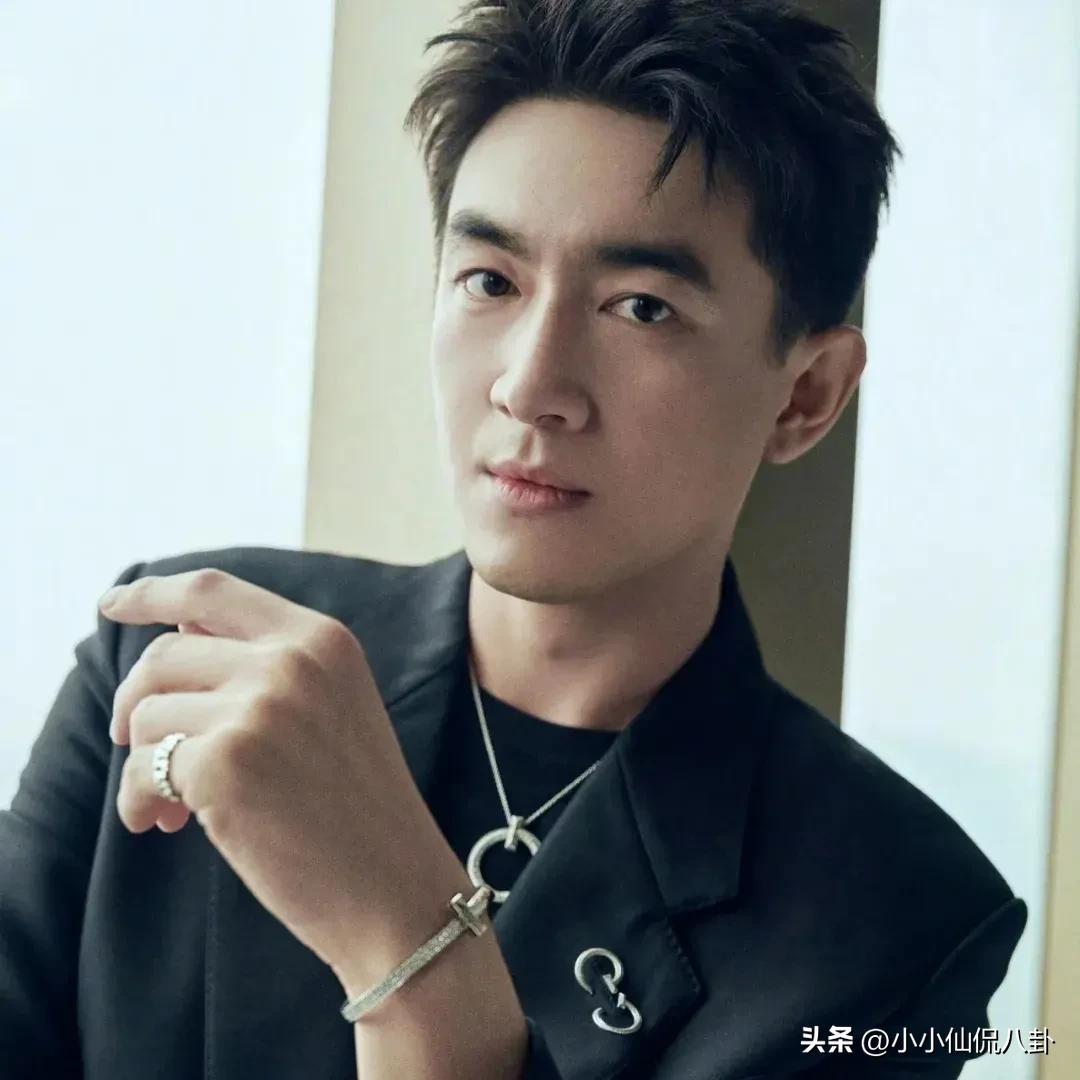 Yang Yang, Wang Churan, Yang Mi, Zhao Liying, Lin Xinxin - iNEWS