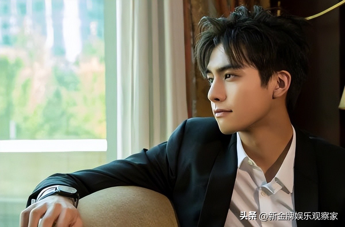 Yu Zheng replied that Song Weilong's fans had a lot of information ...