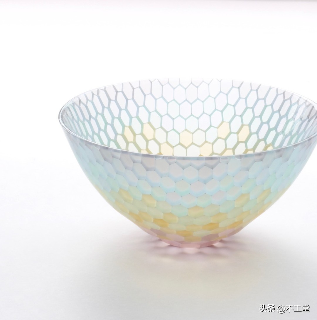 The beauty of Japanese glass - iNEWS