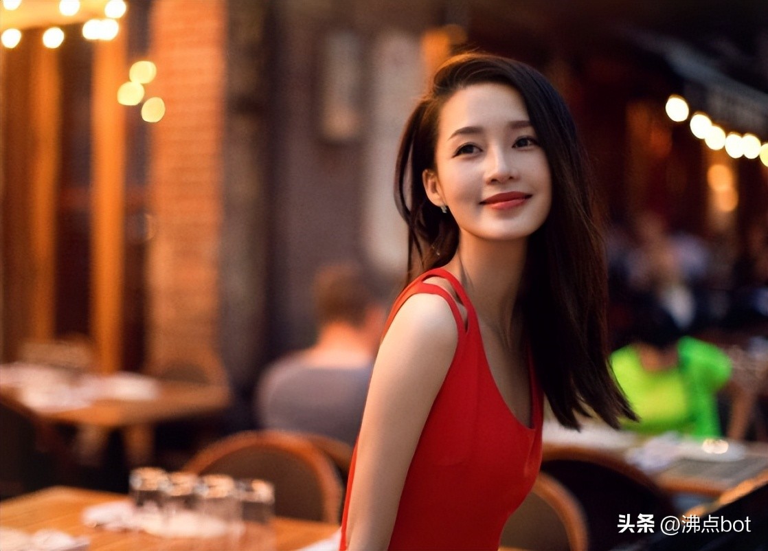 Li Qin, the director of the scene who cried at the scene, is how many ...