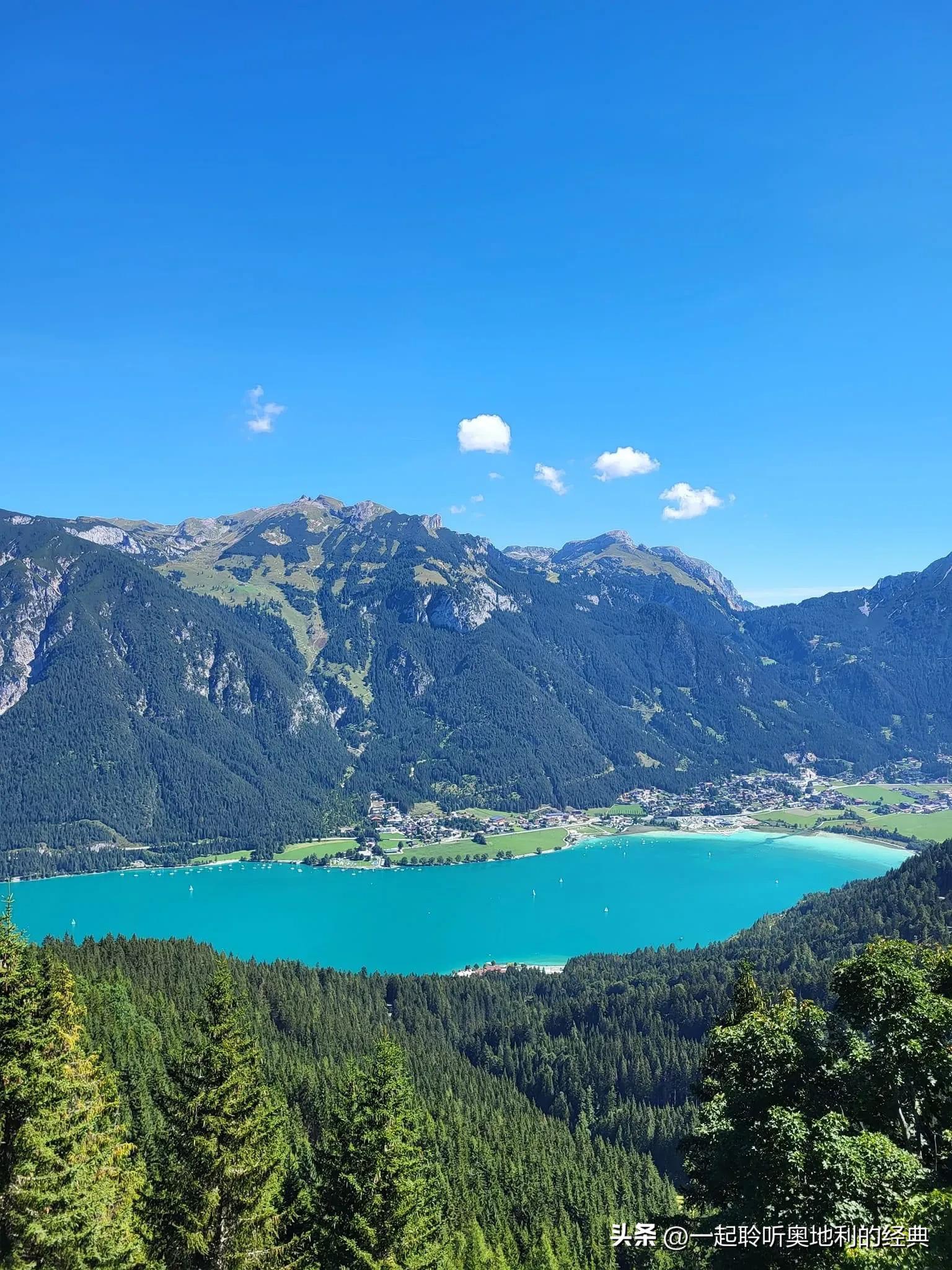 [What are the thoughts of those who travel alone? Achen Lake in Austria ...