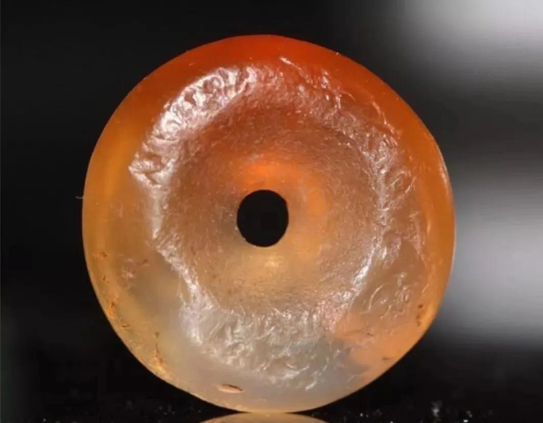 The craftsmanship and characteristics of agate beads in the Shang and ...