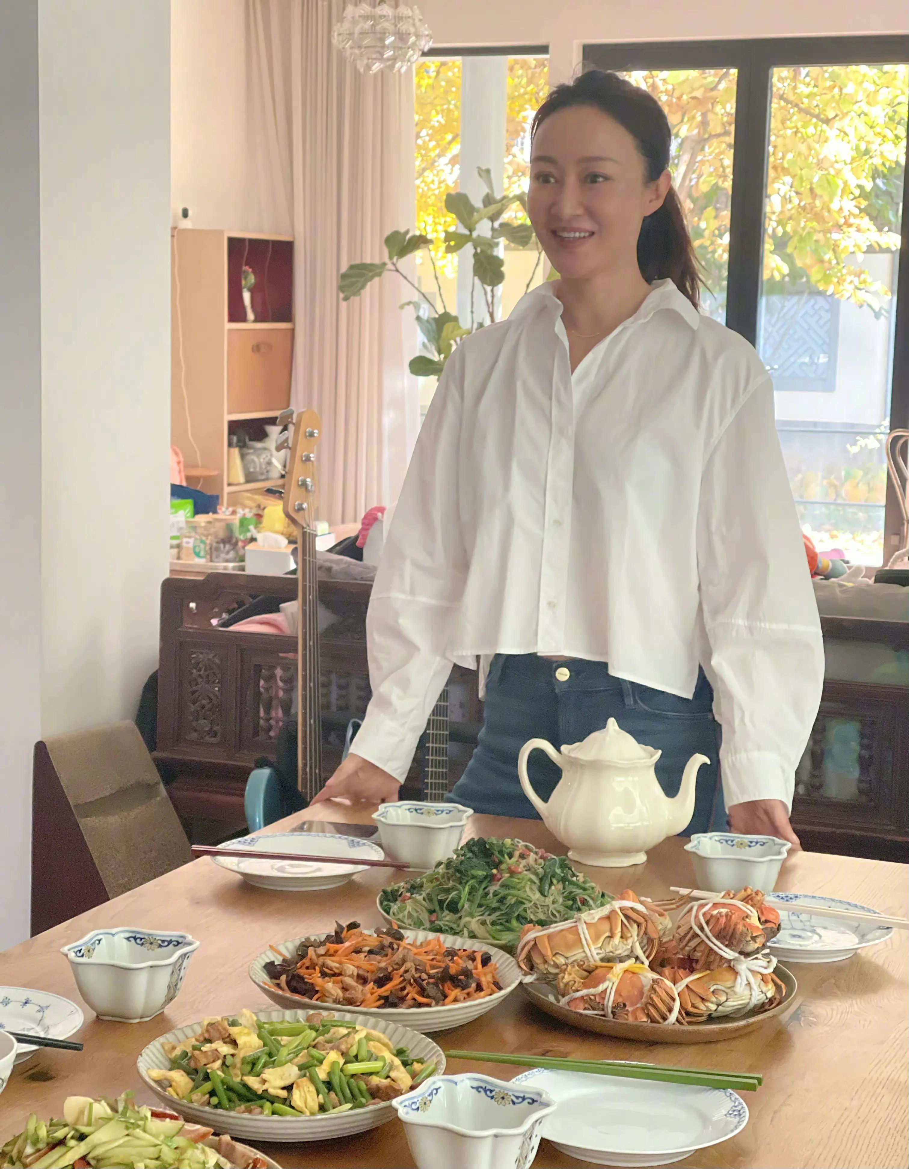 46-year-old Zhao Ziqi turned into a park blogger!Having a delicious ...
